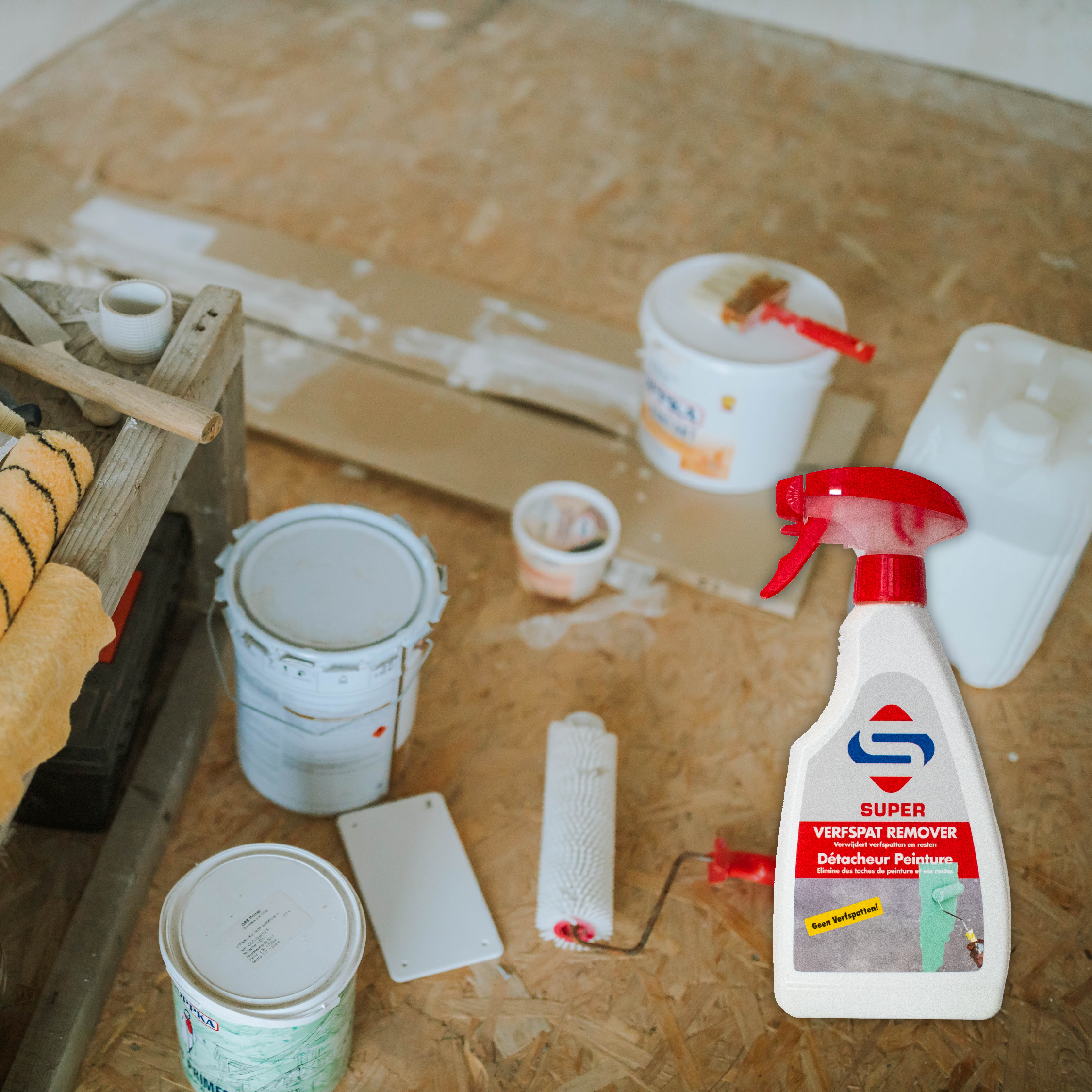 Verf van vloer verwijderen